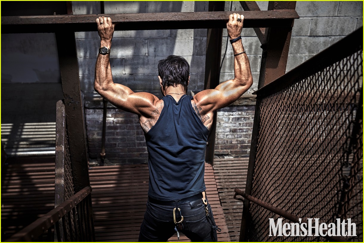 Justin Theroux's Muscles Are Ripped for 'Men's Health UK' Cover: Photo ...