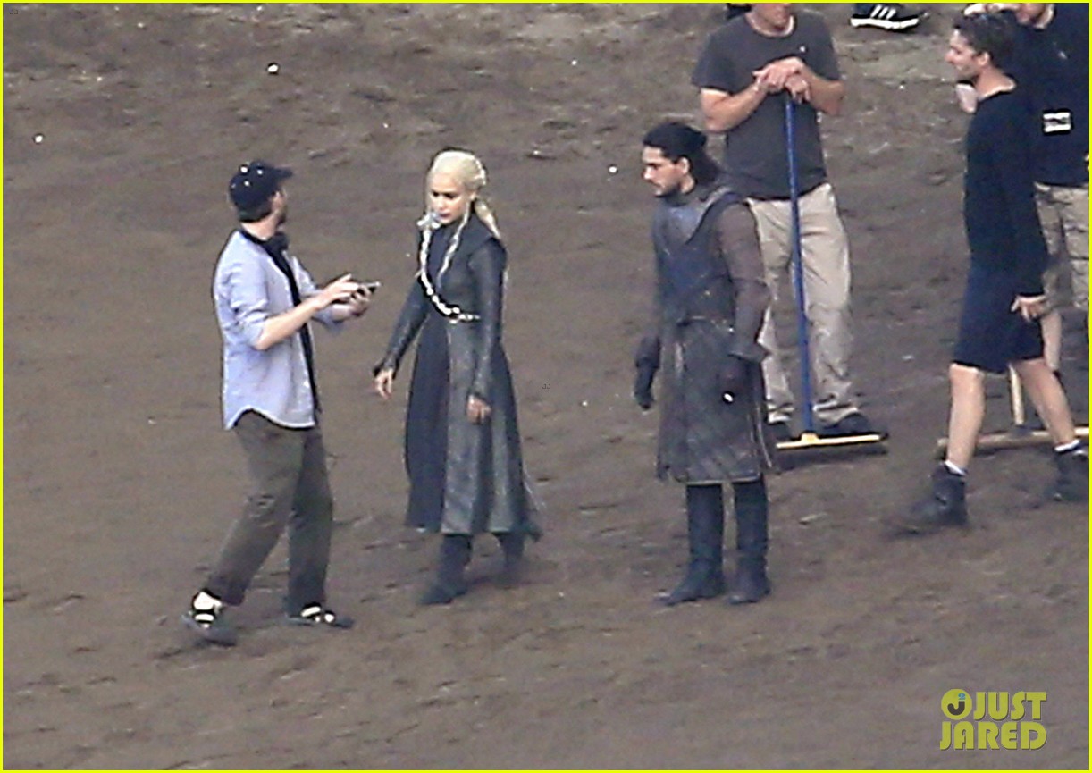 Two 'Game of Thrones' Characters Meet in Spoiler-Filled Set Pics: Photo ...