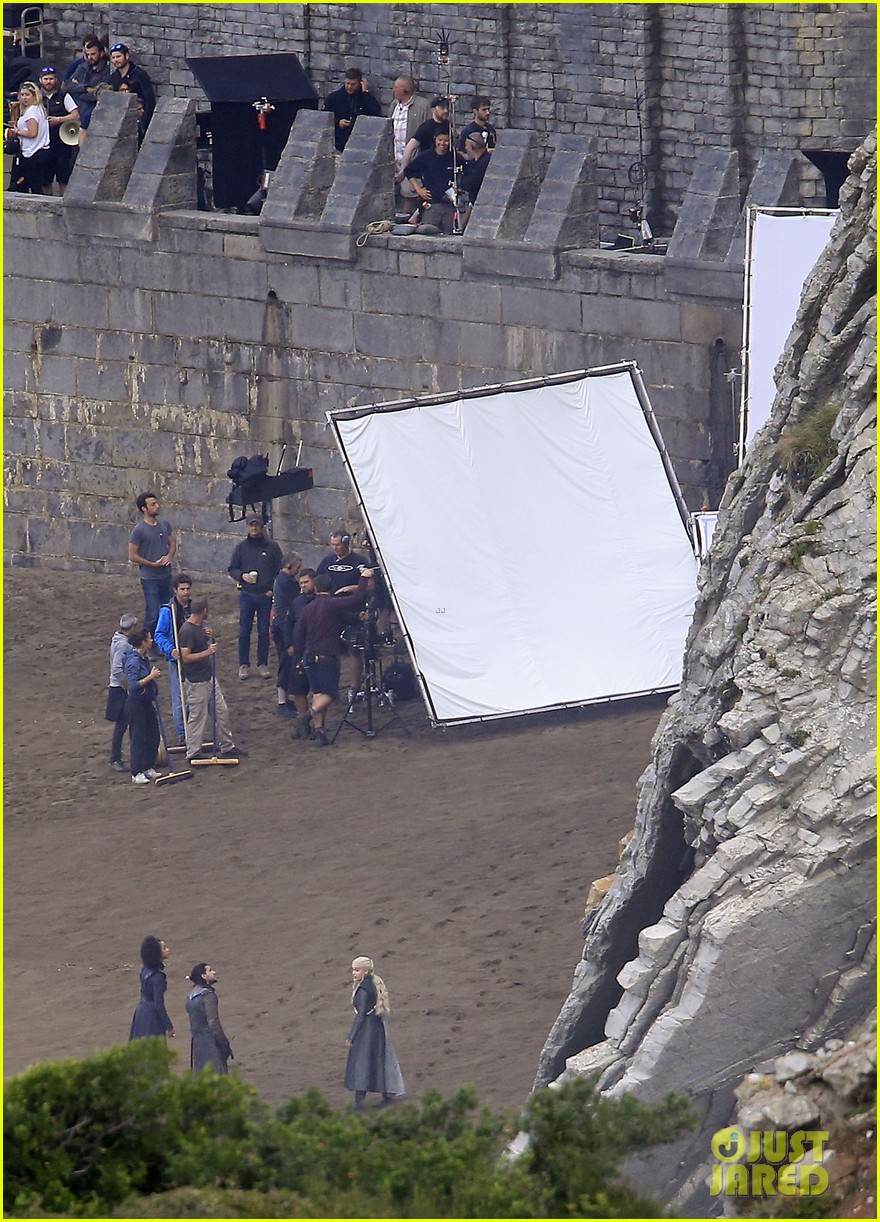 Two 'Game of Thrones' Characters Meet in Spoiler-Filled Set Pics: Photo ...