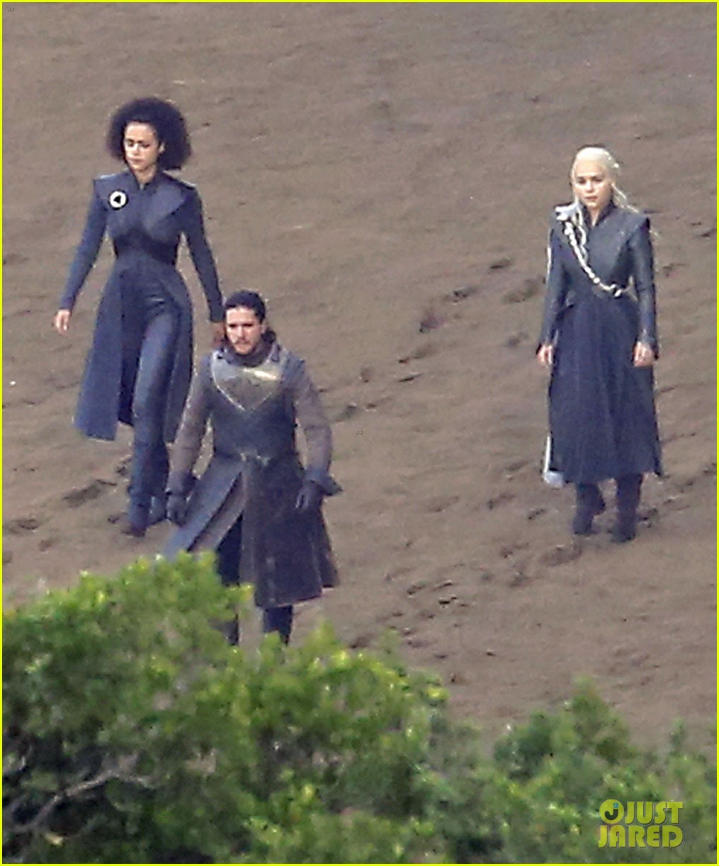 Two 'Game of Thrones' Characters Meet in Spoiler-Filled Set Pics: Photo ...