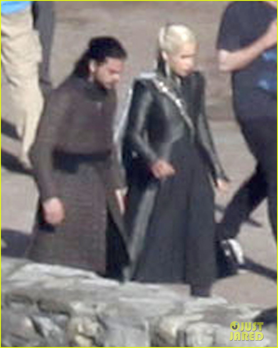 Two 'Game of Thrones' Characters Meet in Spoiler-Filled Set Pics: Photo ...