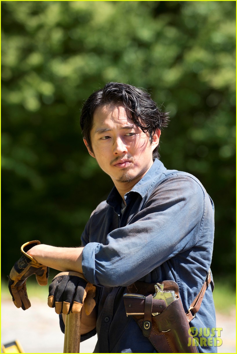 Steven Yeun Reacts to Glenn's Fate on 'Walking Dead' (Spoilers): Photo ...