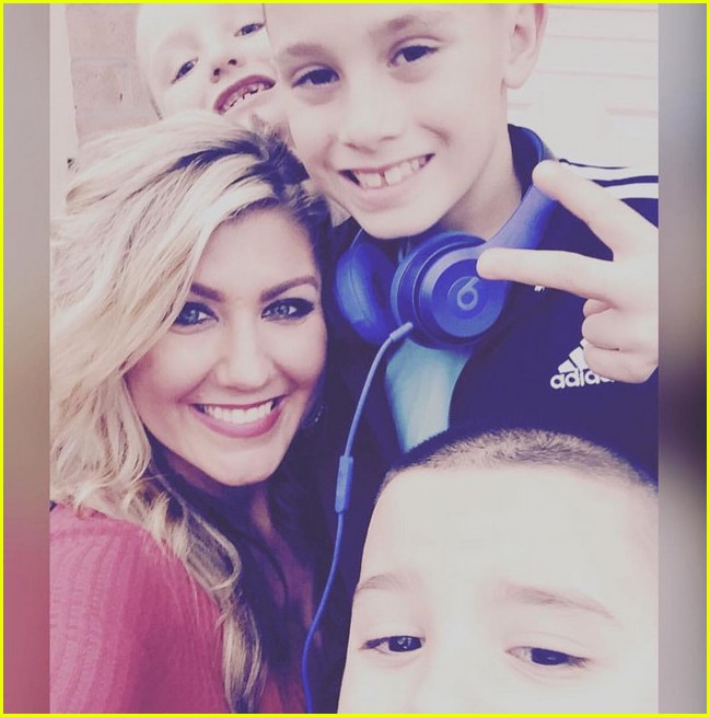 UFC's Eddie Alvarez's Wife & Kids Share So Many Cute Moments with Him ...