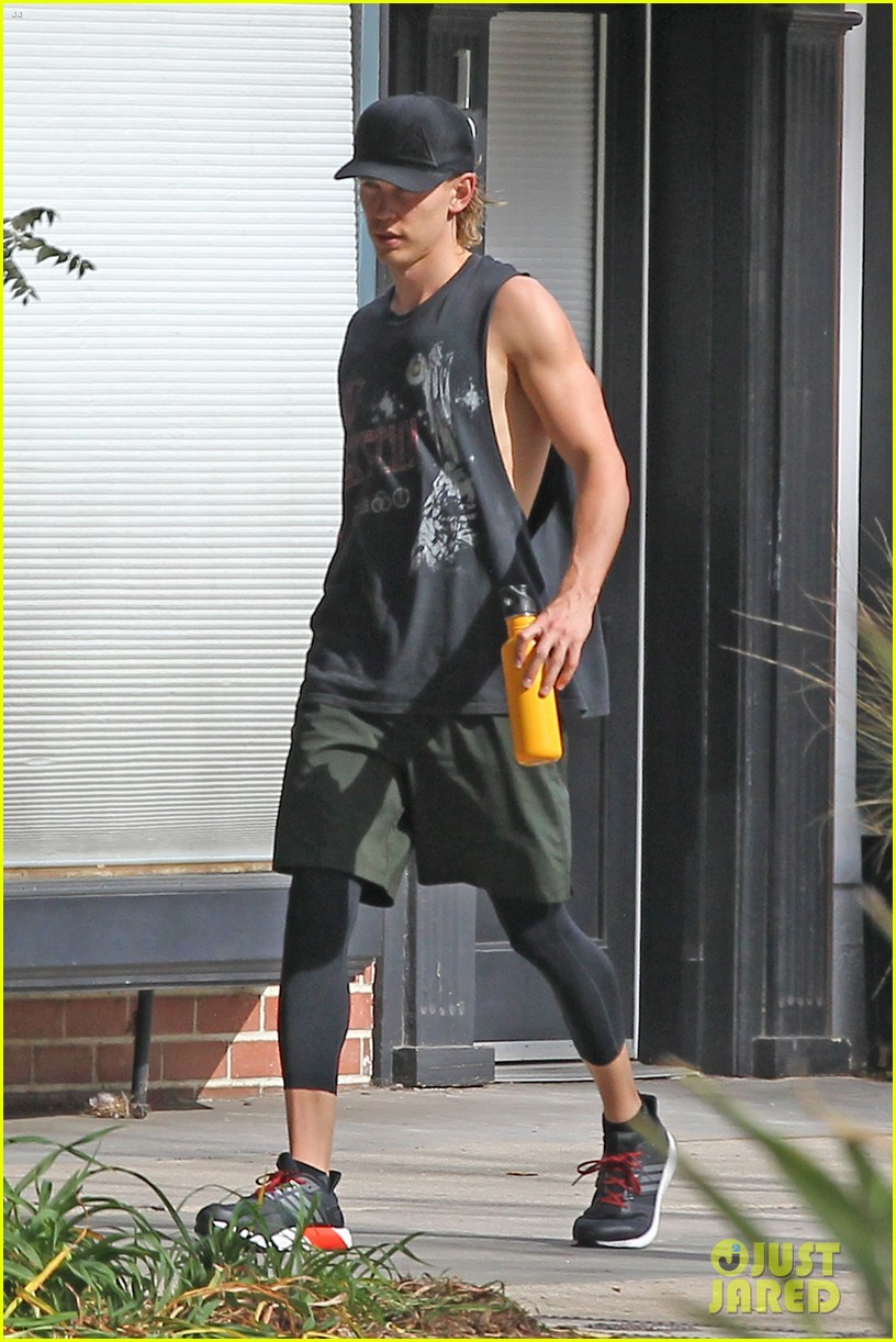 Austin Butler Shows Off His Muscles While Leaving the Gym: Photo ...