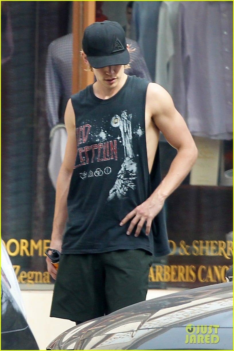Austin Butler Shows Off His Muscles While Leaving the Gym: Photo ...