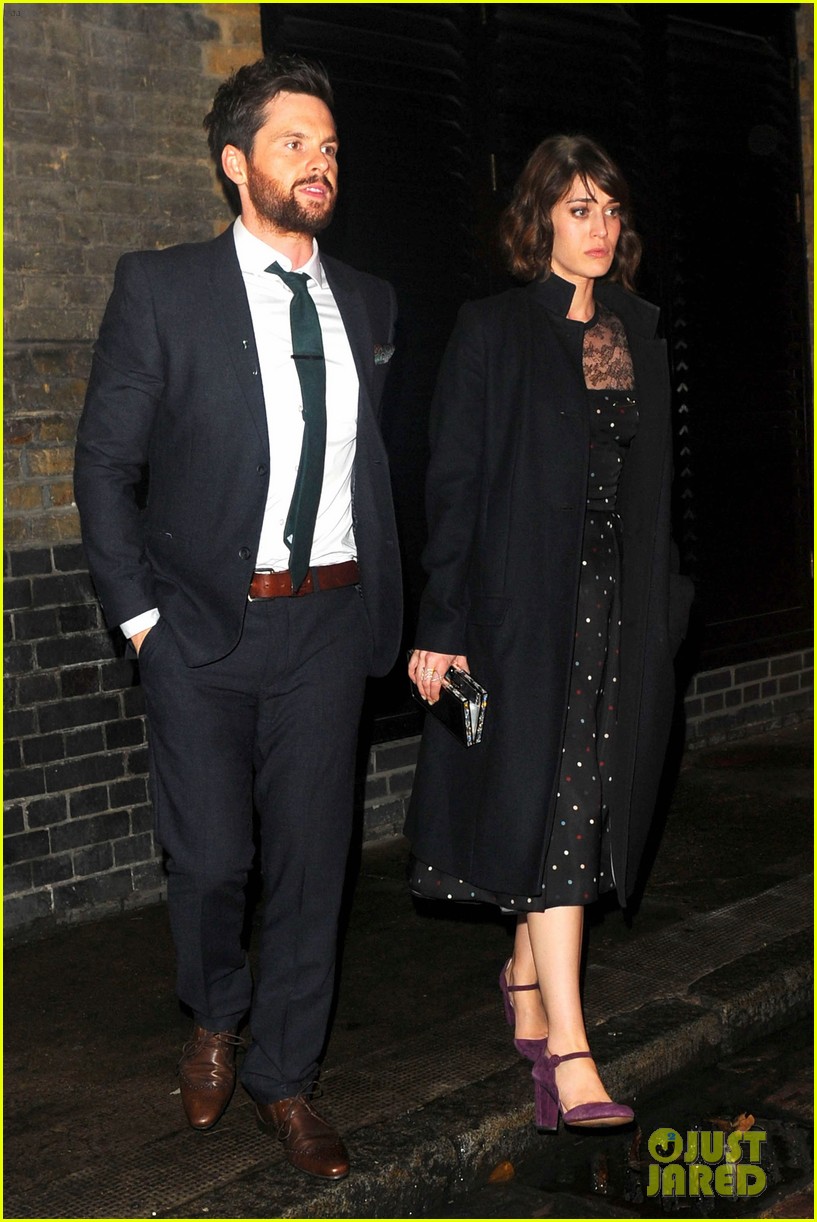 Lizzy Caplan & Fiance Tom Riley Enjoy Date Night in London: Photo ...