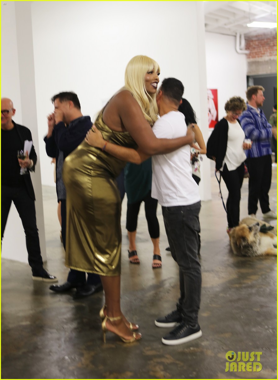 Miley Cyrus & Liam Hemsworth Support Pal Vijat Mohindra's Exhibition ...