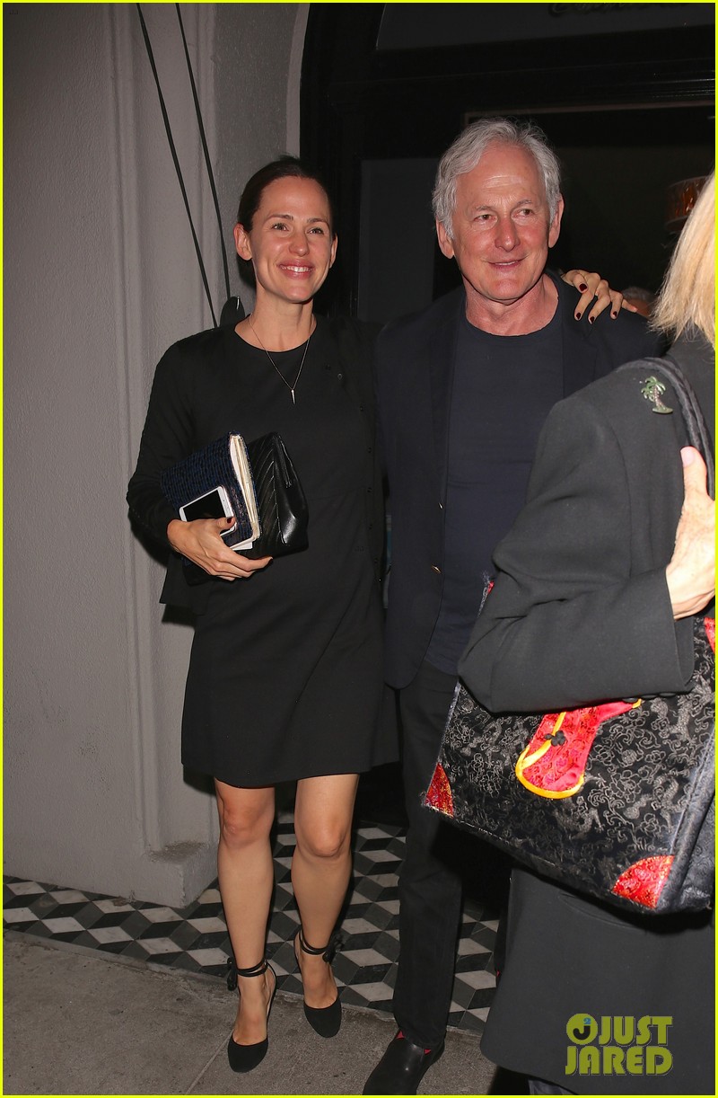 Alias' Jennifer Garner & Victor Garber Reunite for Dinner!: Photo ...
