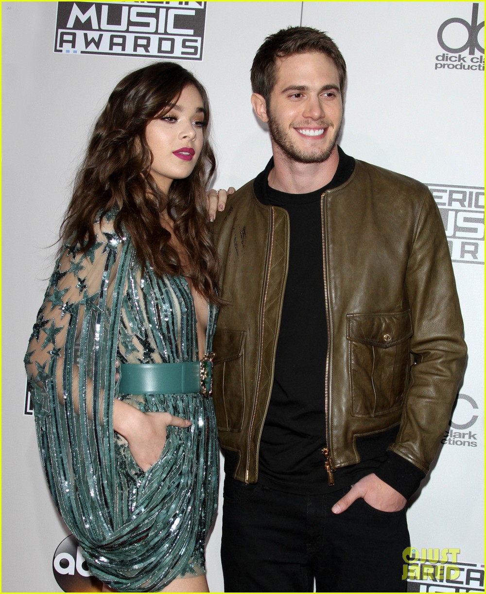 Hailee Steinfeld Brings 'Edge of Seventeen' Co-Star Blake Jenner To ...