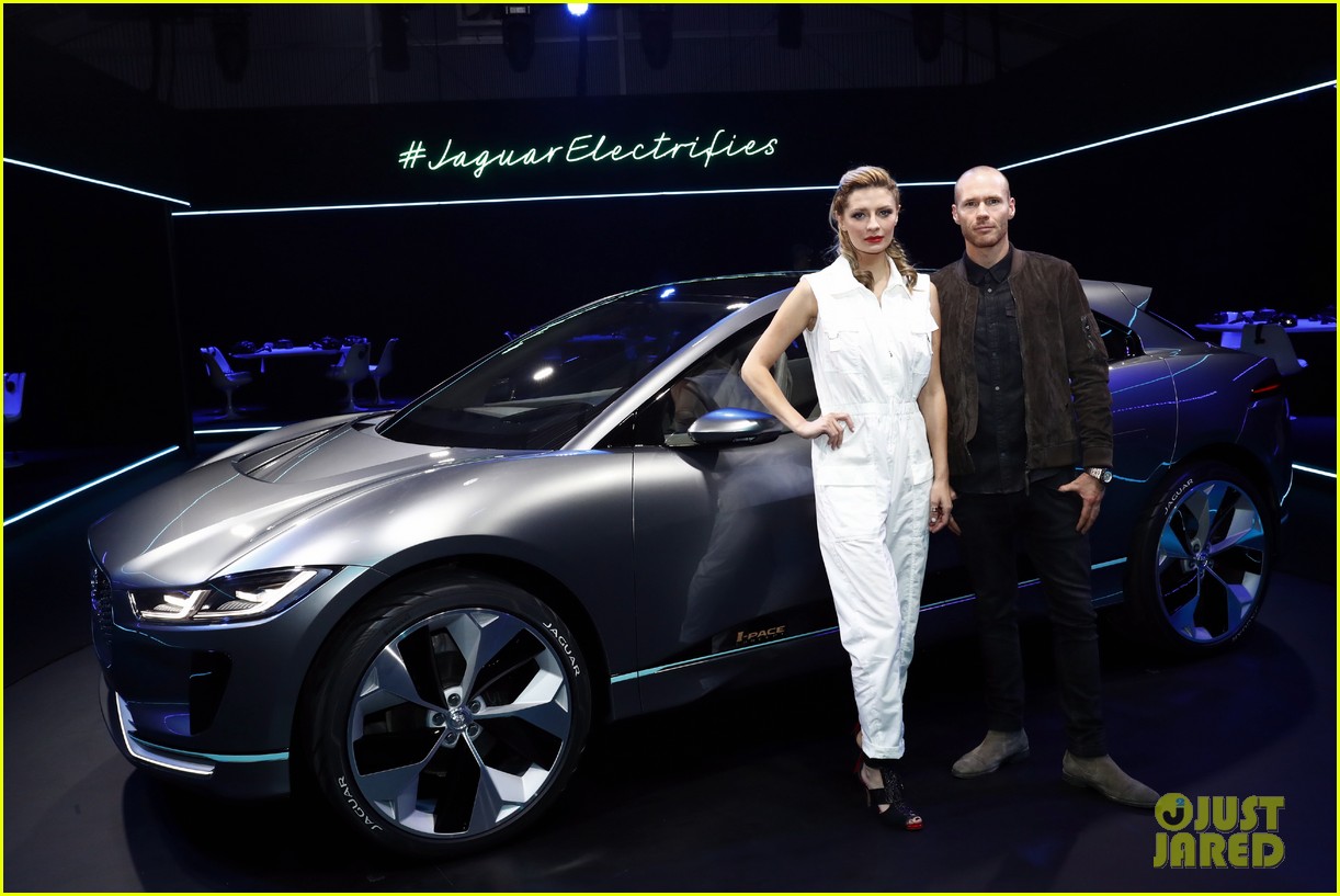 Miranda Kerr & Niall Horan Help Unveil Jaguar's New Car!: Photo 3809257 ...
