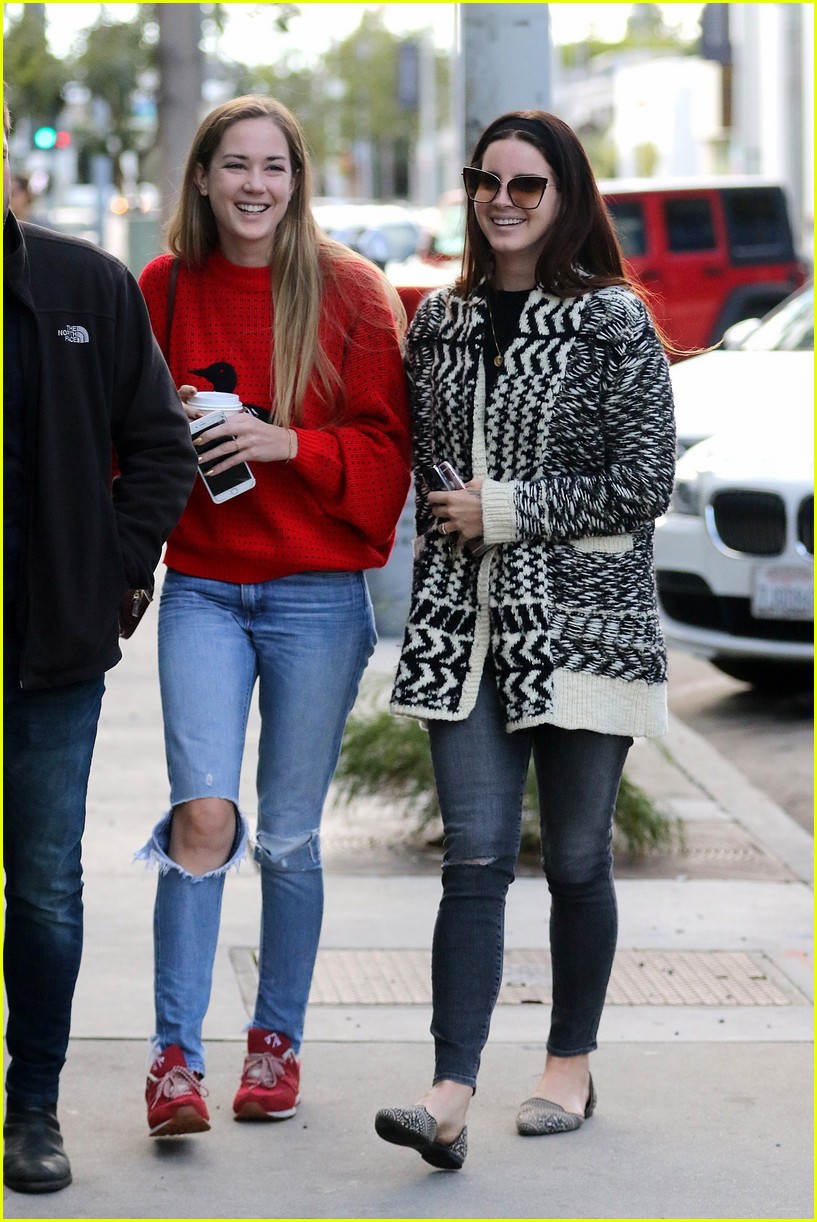 VIDEO: Lana Del Rey Dances to The Weeknd's 'Stargirl Interlude': Photo ...