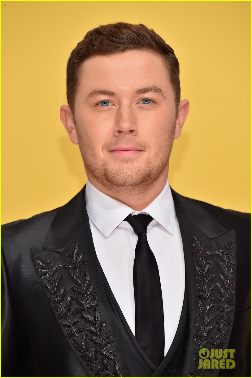 Hunter Hayes & Scotty McCreery Suit Up For CMA Awards 2016: Photo ...