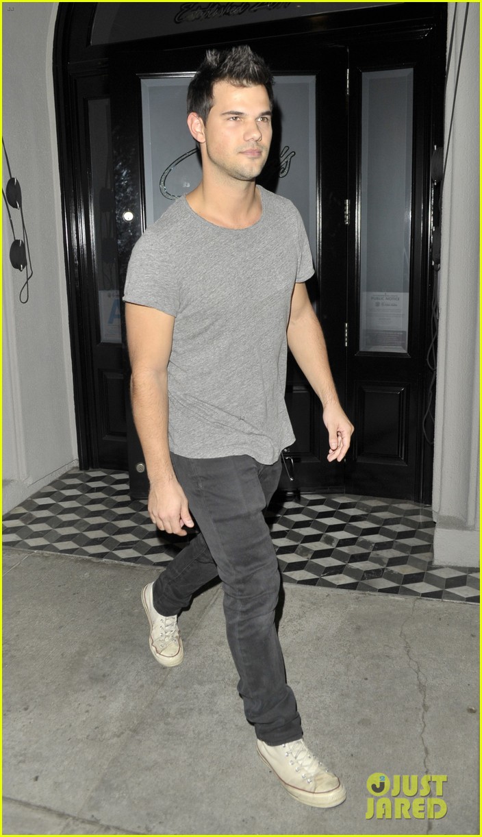 Taylor Lautner Heads to California in New 'Run the Tide' Trailer ...