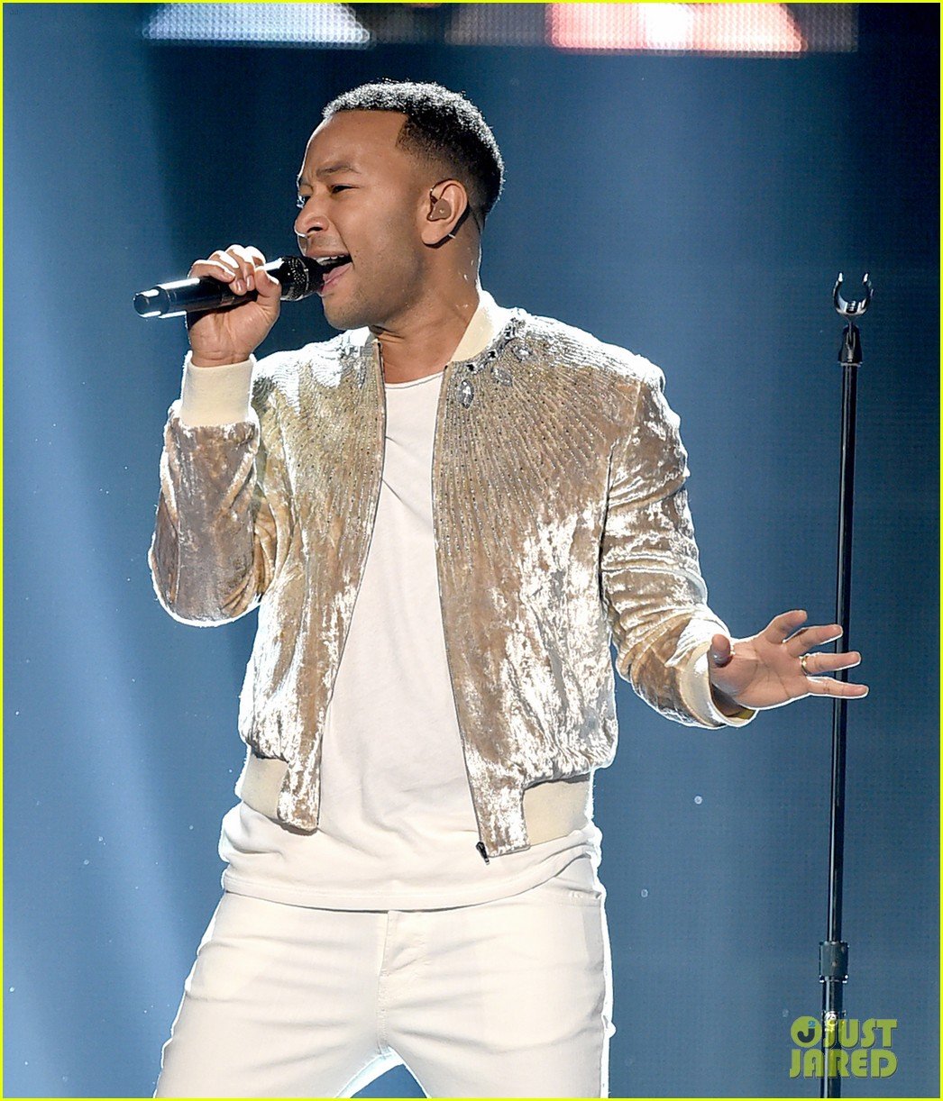 VIDEO: John Legend Performs 'Love Me Now' with Perfect Intro By Wife ...