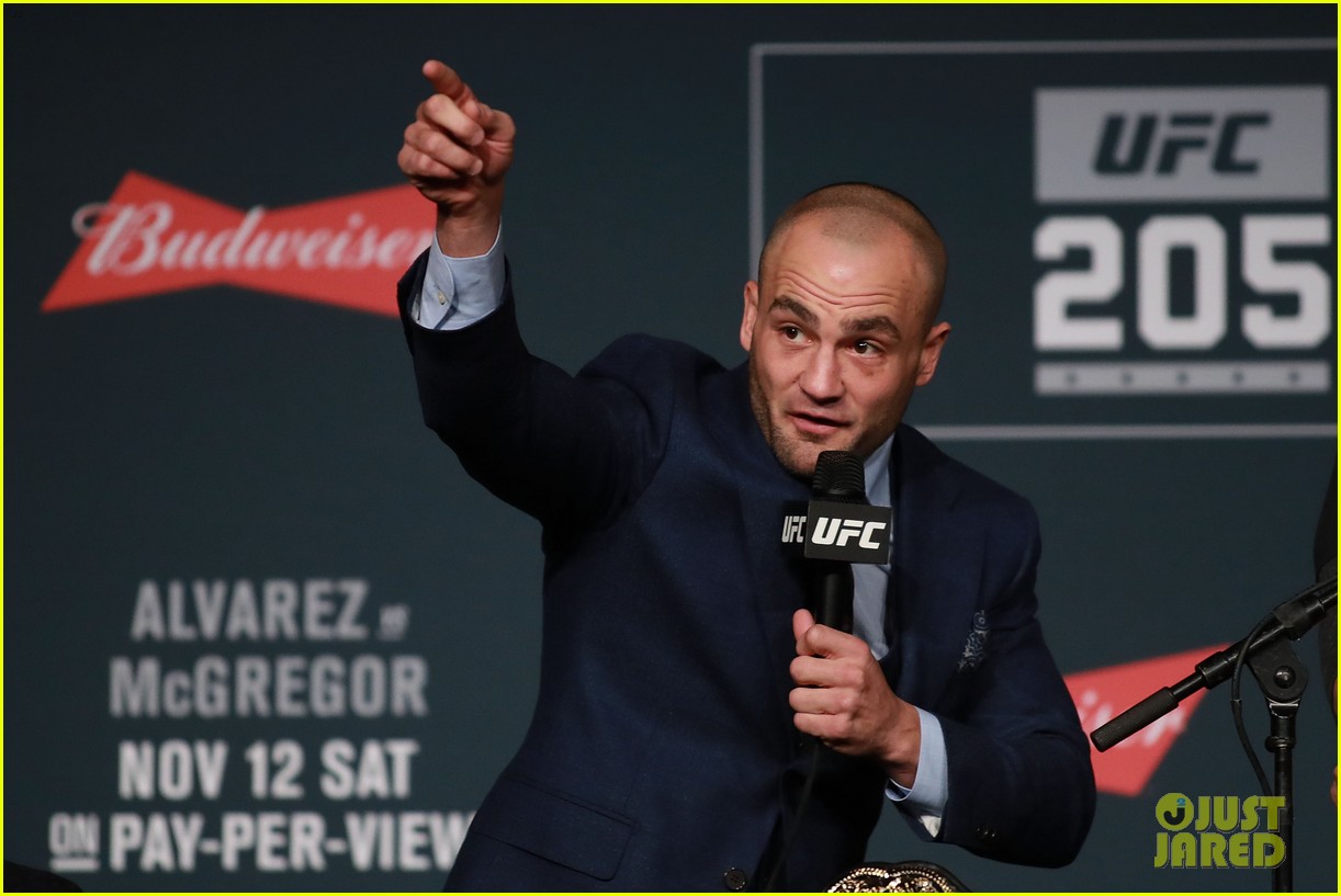 UFC 205 Stream: How to Watch Alvarez vs McGregor Fight: Photo 3807214 ...