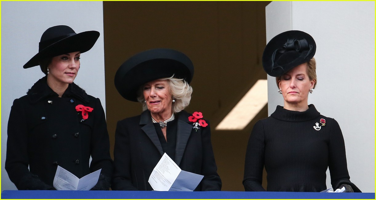 Kate Middleton & Prince William Attend Remembrance Sunday Services ...