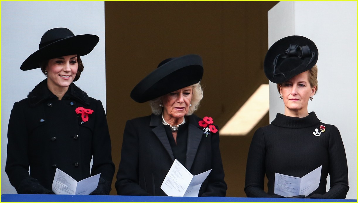 Kate Middleton & Prince William Attend Remembrance Sunday Services ...