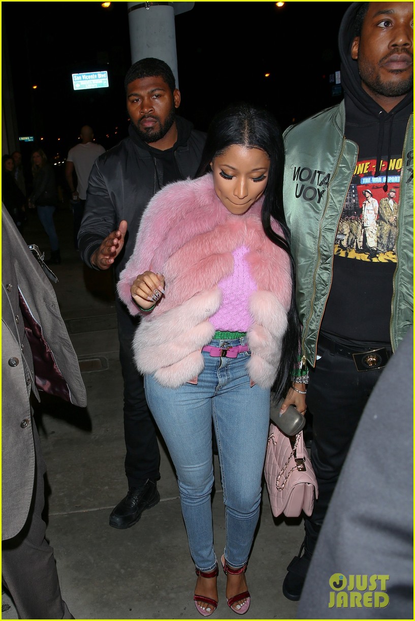 Nicki Minaj Steps Out Ahead of Her Performance at the AMAs: Photo ...