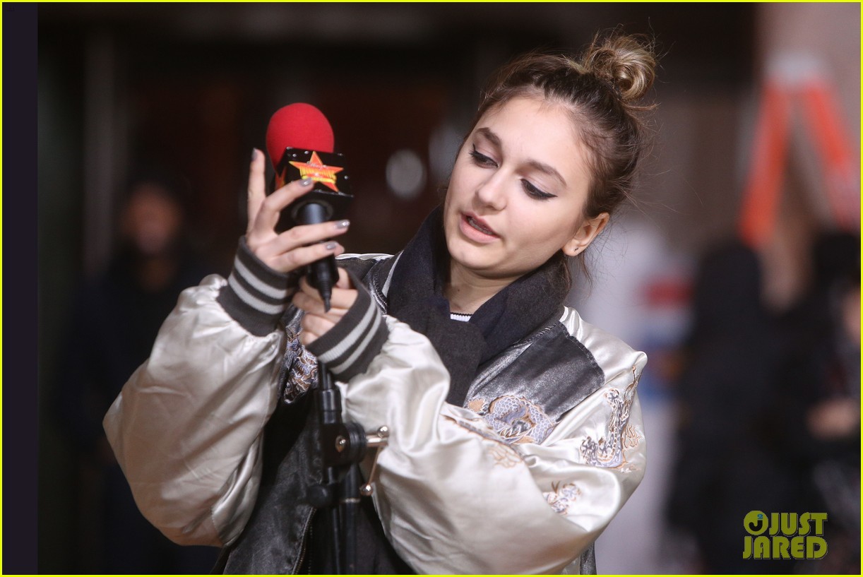 Daya & Grace VanderWaal Rehearse for Tomorrow's Macy's Thanksgiving Day ...
