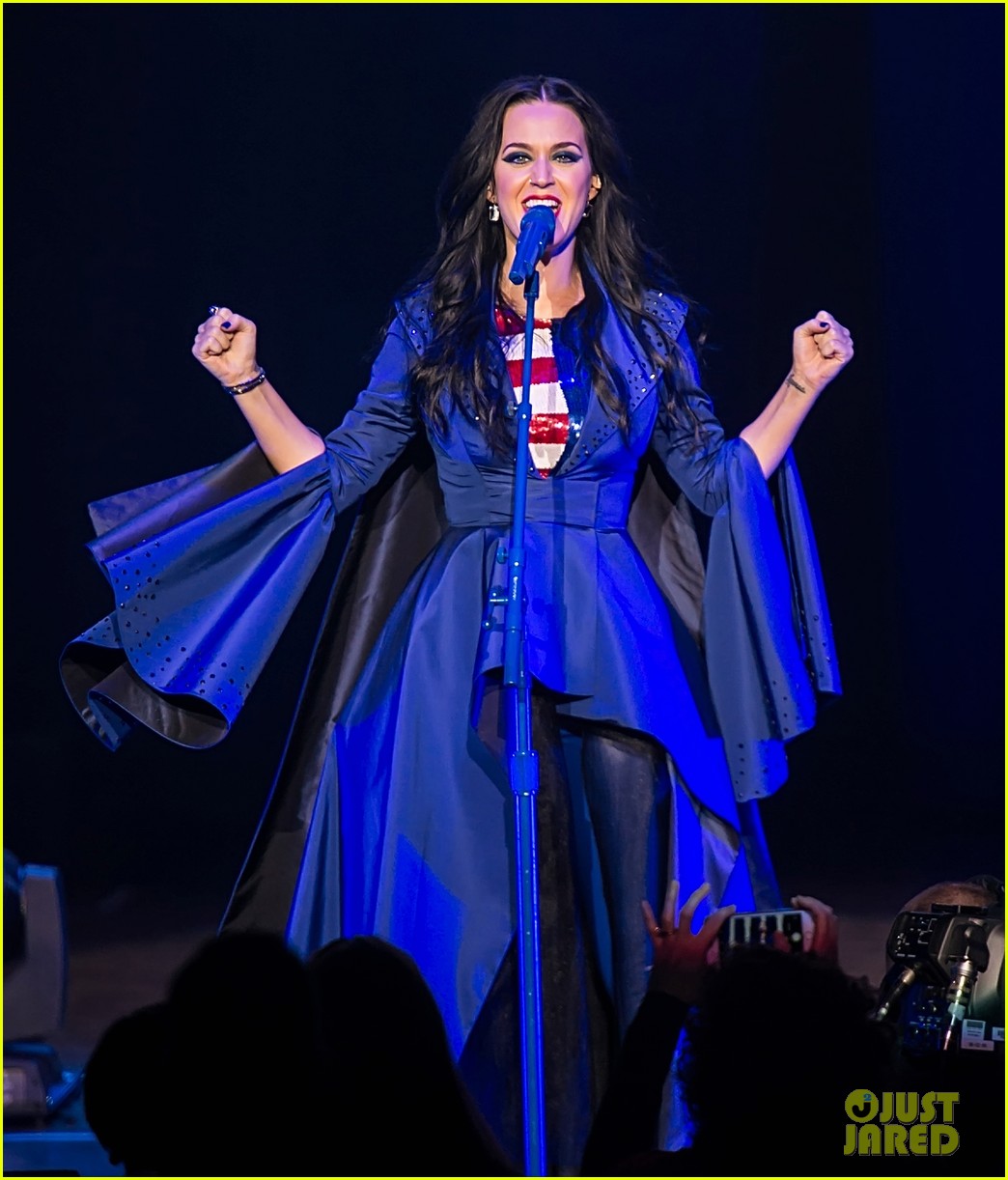 Katy Perry Says She's 'With Madame President' As She Campaigns with ...