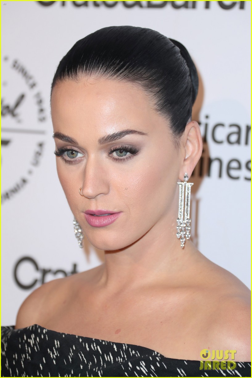 Katy Perry Stands On Stars for Capitol Records Celebration!: Photo ...
