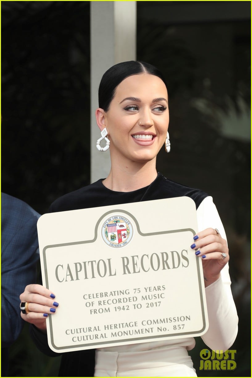Katy Perry Presents Capitol Records with Star of Recognition!: Photo ...