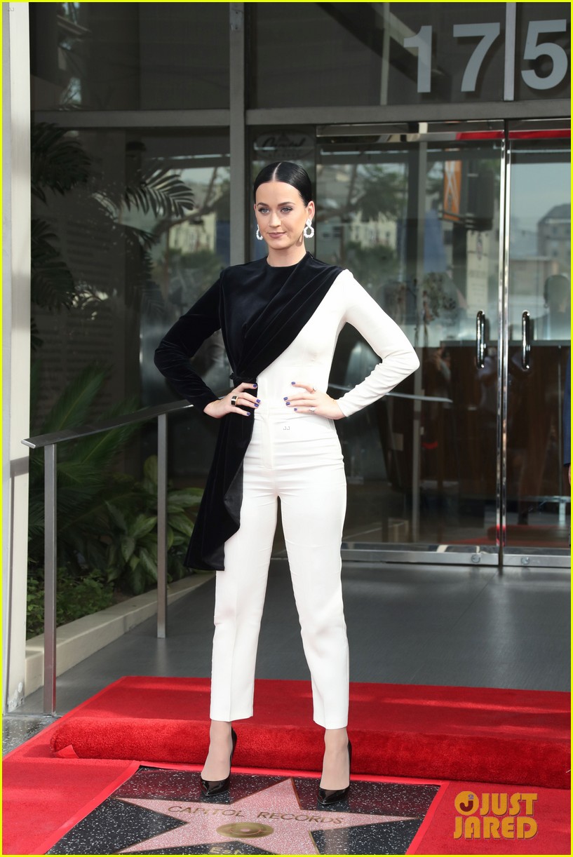 Katy Perry Presents Capitol Records with Star of Recognition!: Photo ...