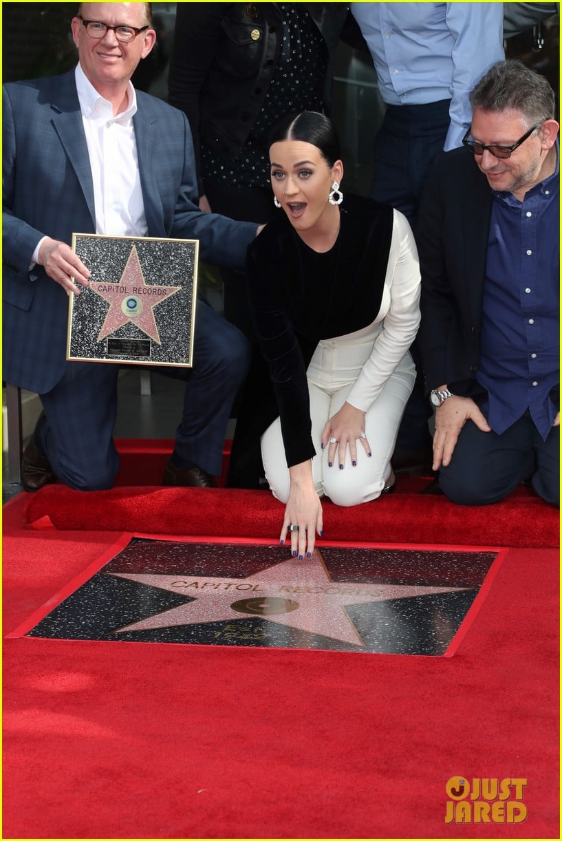 Katy Perry Presents Capitol Records with Star of Recognition!: Photo ...