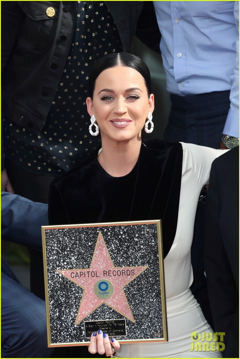 Katy Perry Presents Capitol Records with Star of Recognition!: Photo ...