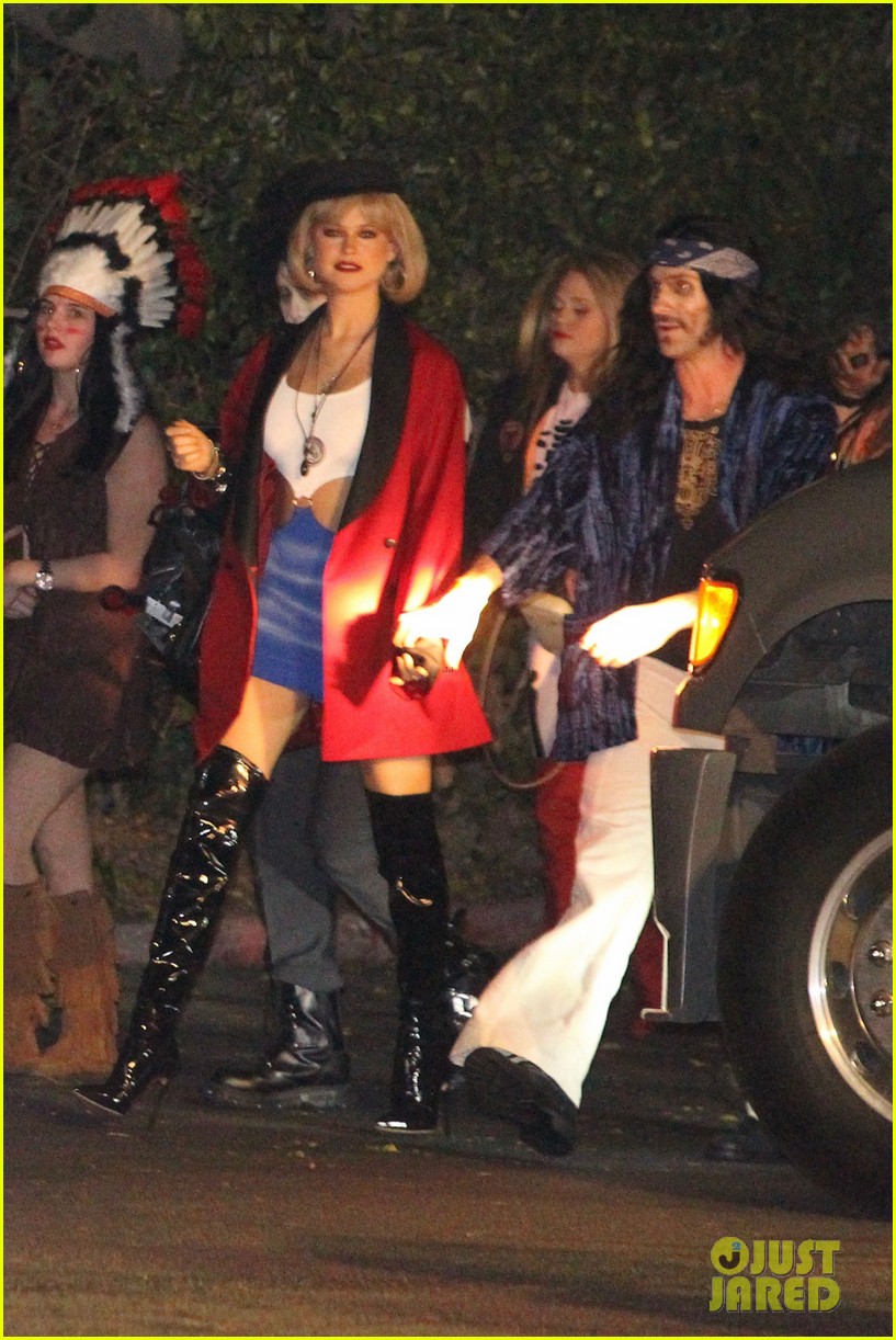 Behati Prinsloo Dresses as 'Pretty Woman' for Halloween Alongside Adam ...