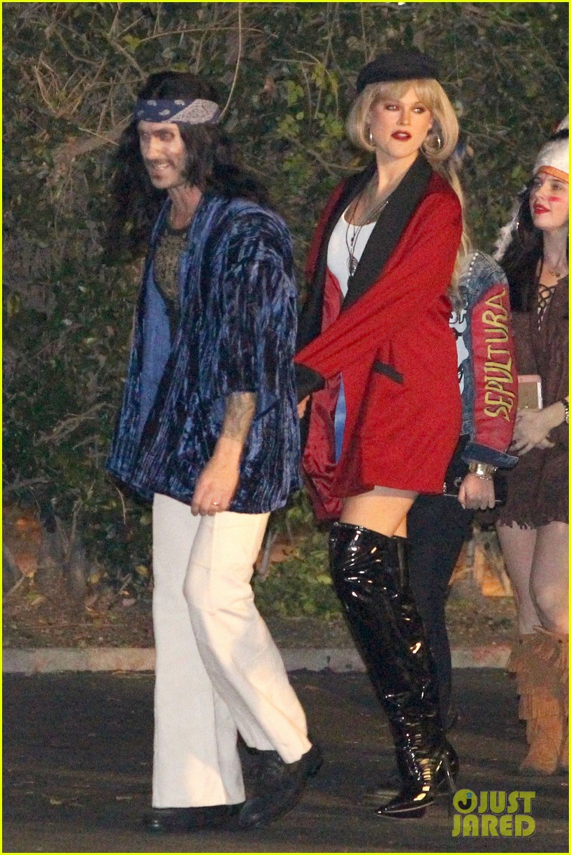 Behati Prinsloo Dresses as 'Pretty Woman' for Halloween Alongside Adam ...