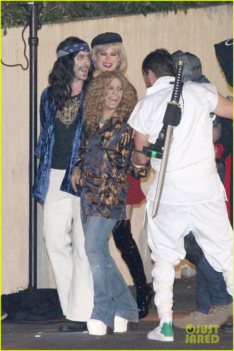 Behati Prinsloo Dresses as 'Pretty Woman' for Halloween Alongside Adam ...