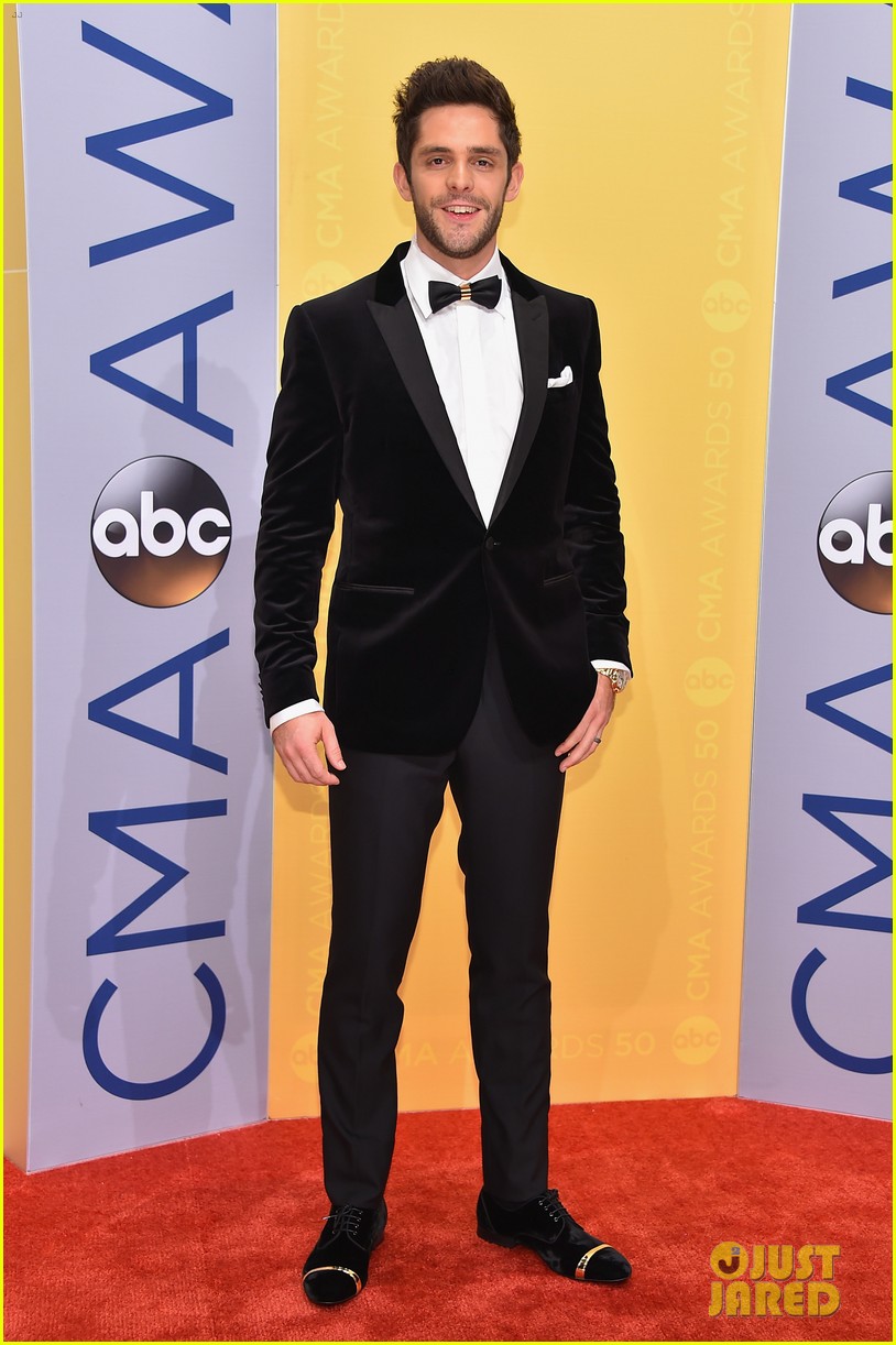 Thomas Rhett & Wife Lauren Gregory Attend CMA Awards 2016: Photo ...