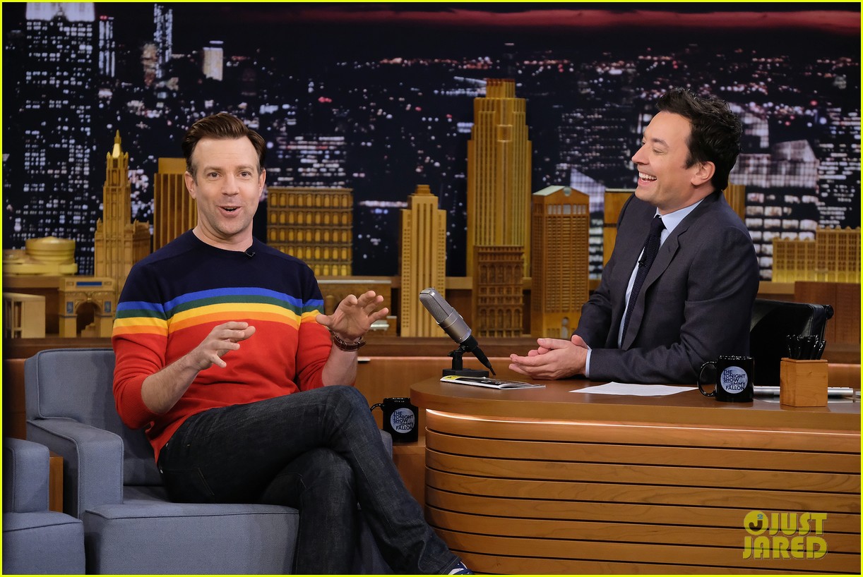 VIDEO: Jason Sudeikis & Kristin Chenoweth Face Off Against Jimmy Fallon ...