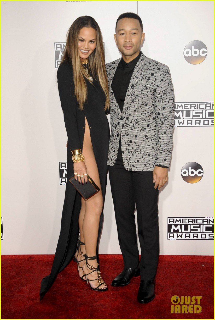 John Legend Weighs In on Chrissy Teigen's AMAs Wardrobe Malfunction ...