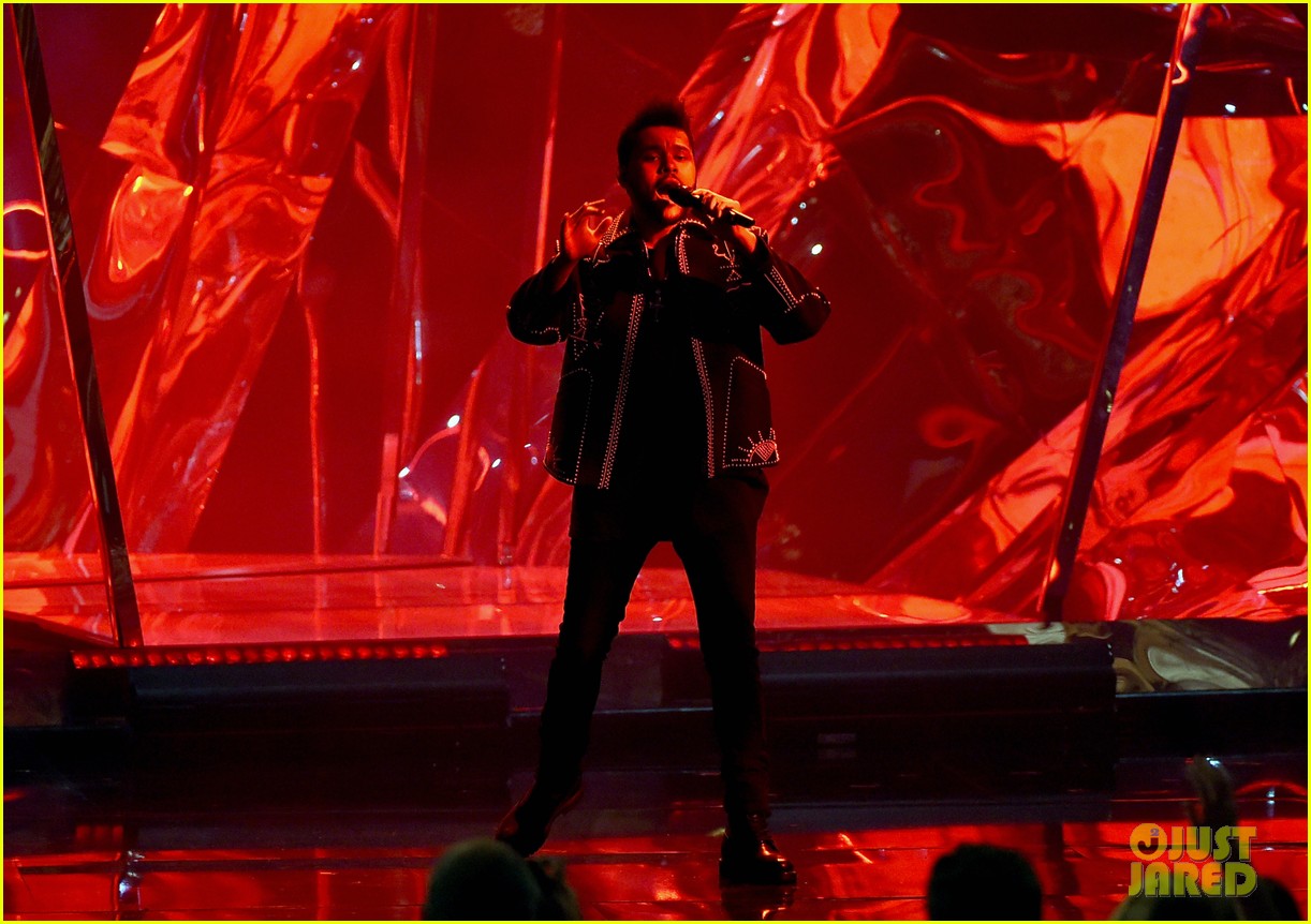 VIDEO: The Weeknd's AMAs 2016 Performance of 'Starboy' Is Amazing ...