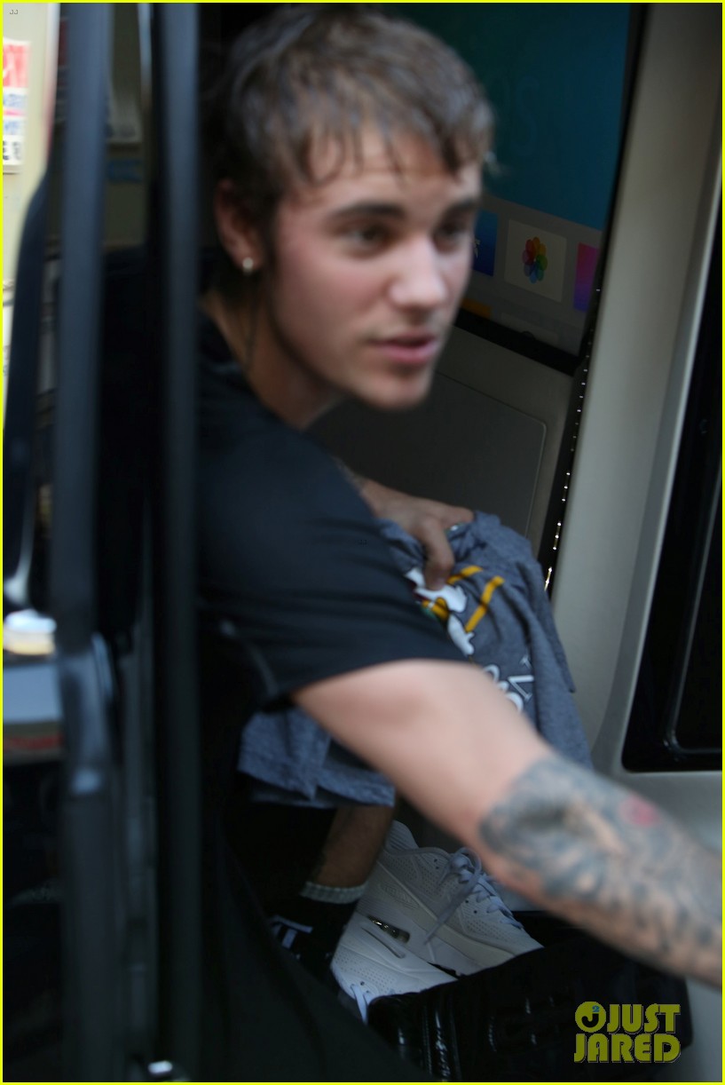 Justin Bieber Is Drenched with Sweat After Boxing Session!: Photo ...