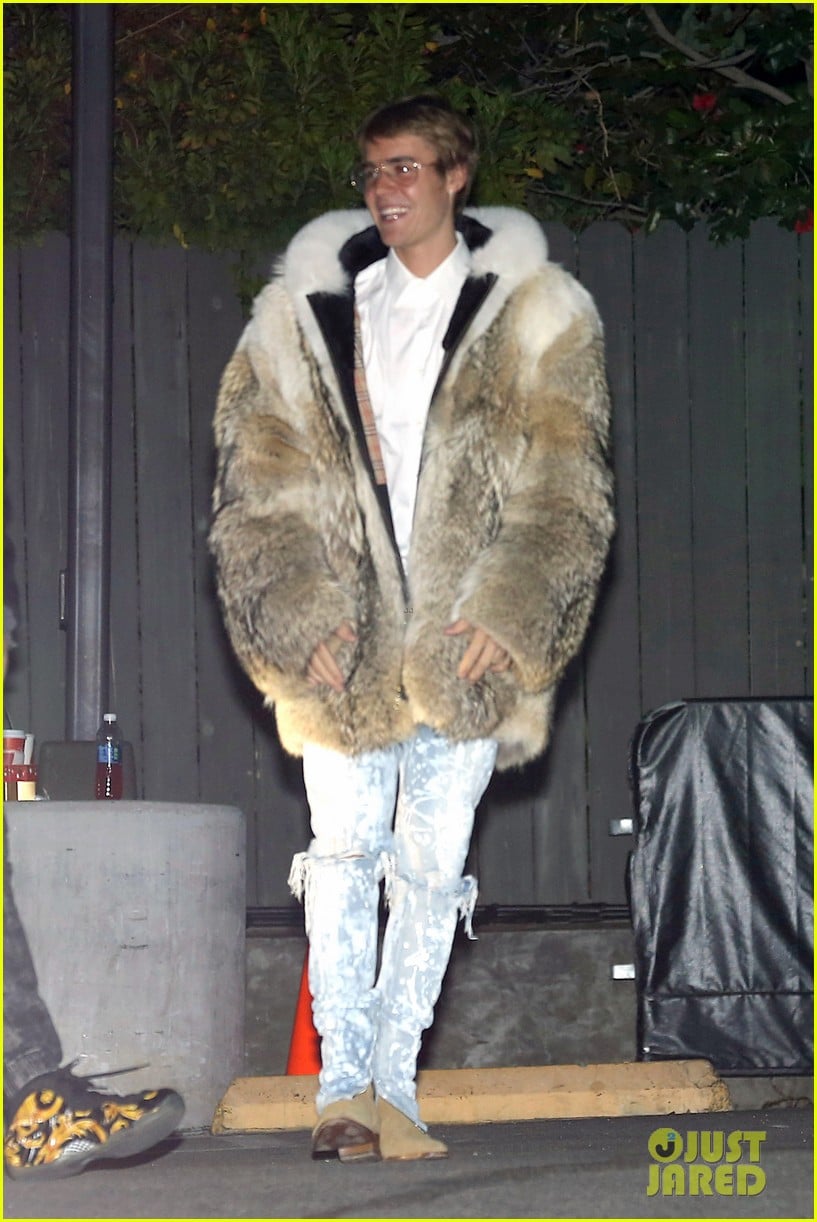Photo: justin bieber back in la after quick trip 01 | Photo 3830917 ...