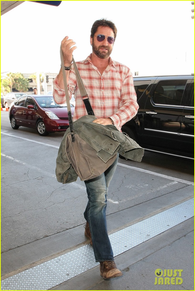 Newly Single Gerard Butler Catches a Solo Flight Out of LAX: Photo ...