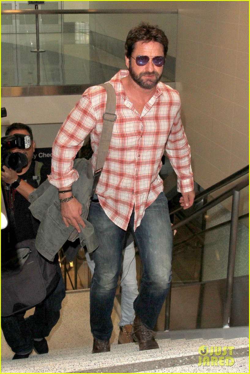 Newly Single Gerard Butler Catches a Solo Flight Out of LAX: Photo ...