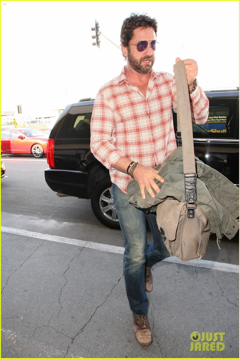 Newly Single Gerard Butler Catches a Solo Flight Out of LAX: Photo ...