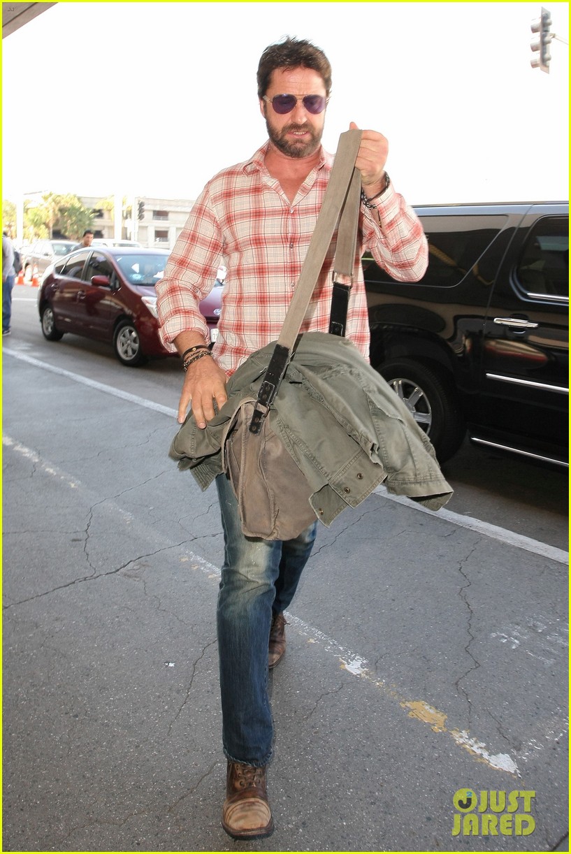 Newly Single Gerard Butler Catches a Solo Flight Out of LAX: Photo ...
