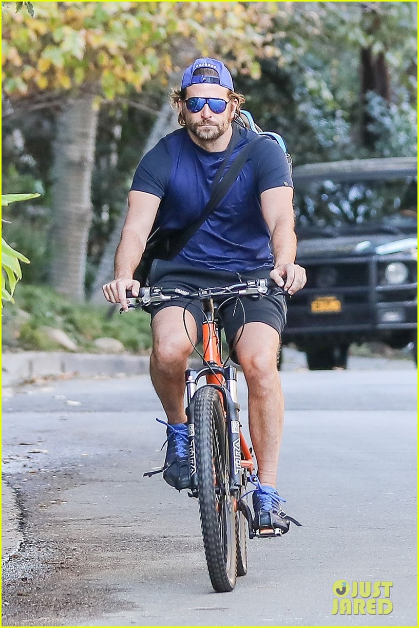Bradley Cooper Goes On Bike Ride for His Daily Workout: Photo 3834246 ...
