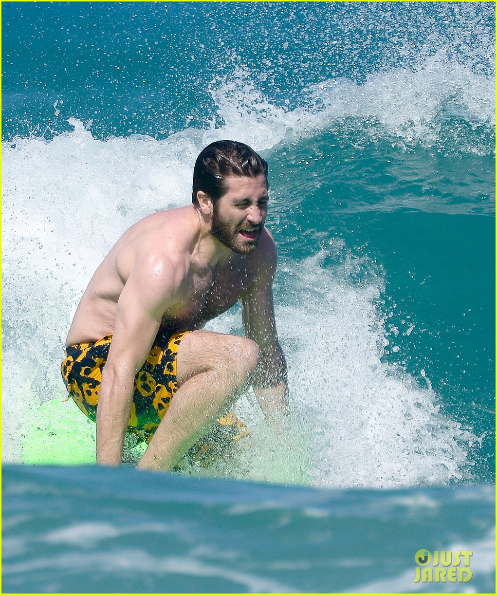 Jake Gyllenhaal Goes Shirtless in St. Barts, Takes a Surfing Lesson with Greta Caruso!: Photo ...