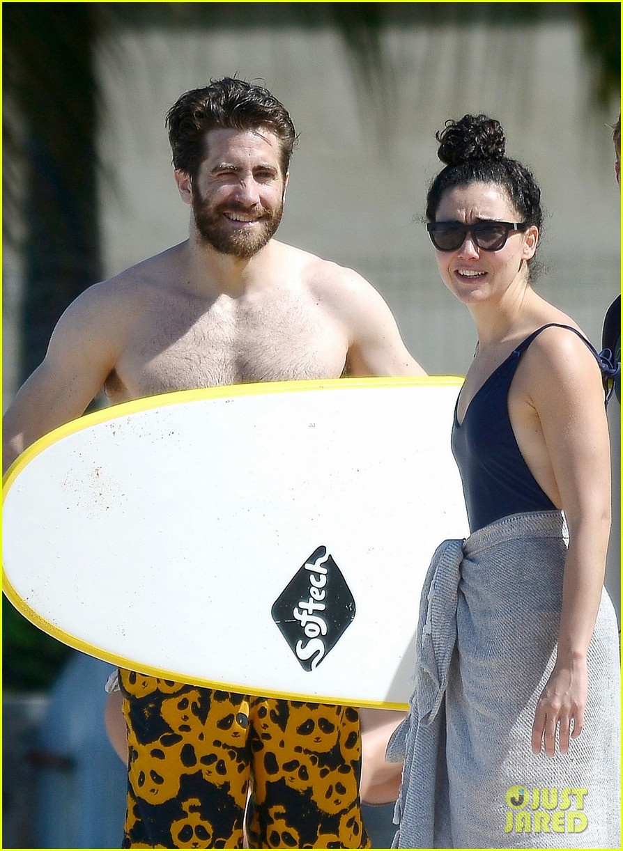 Jake Gyllenhaal Goes Shirtless in St. Barts, Takes a Surfing Lesson with Greta Caruso!: Photo ...