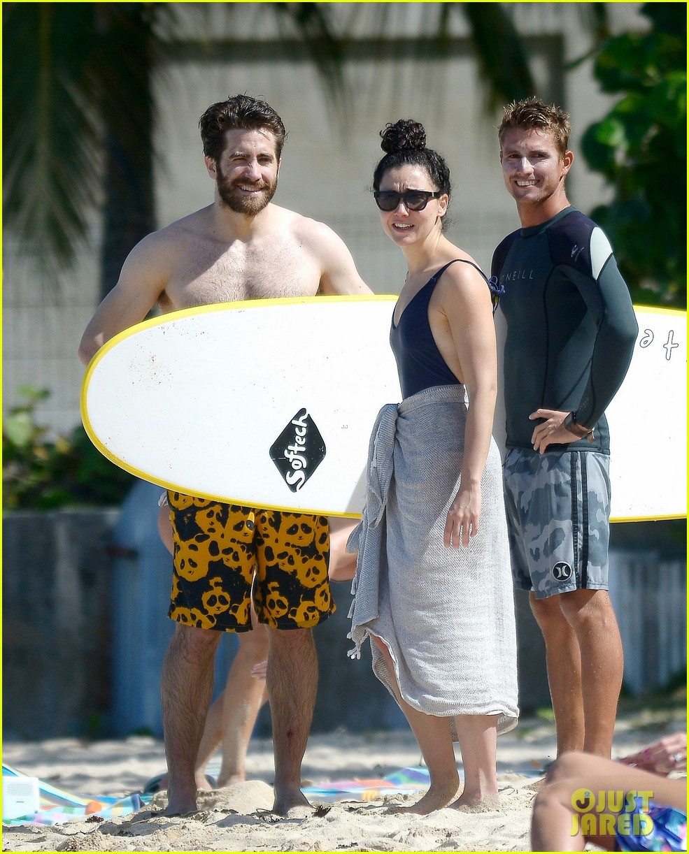 Jake Gyllenhaal Goes Shirtless in St. Barts, Takes a Surfing Lesson with Greta Caruso!: Photo ...