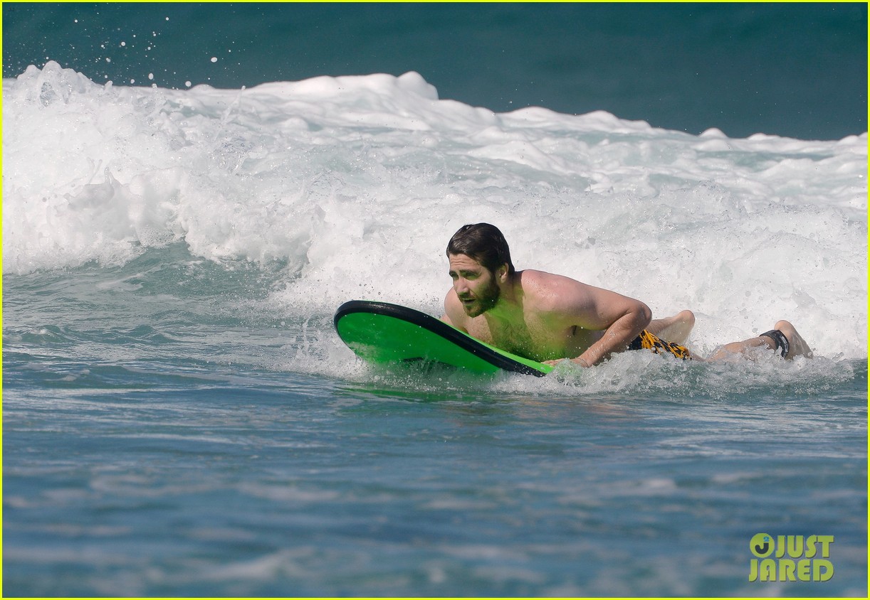Jake Gyllenhaal Goes Shirtless in St. Barts, Takes a Surfing Lesson with Greta Caruso!: Photo ...