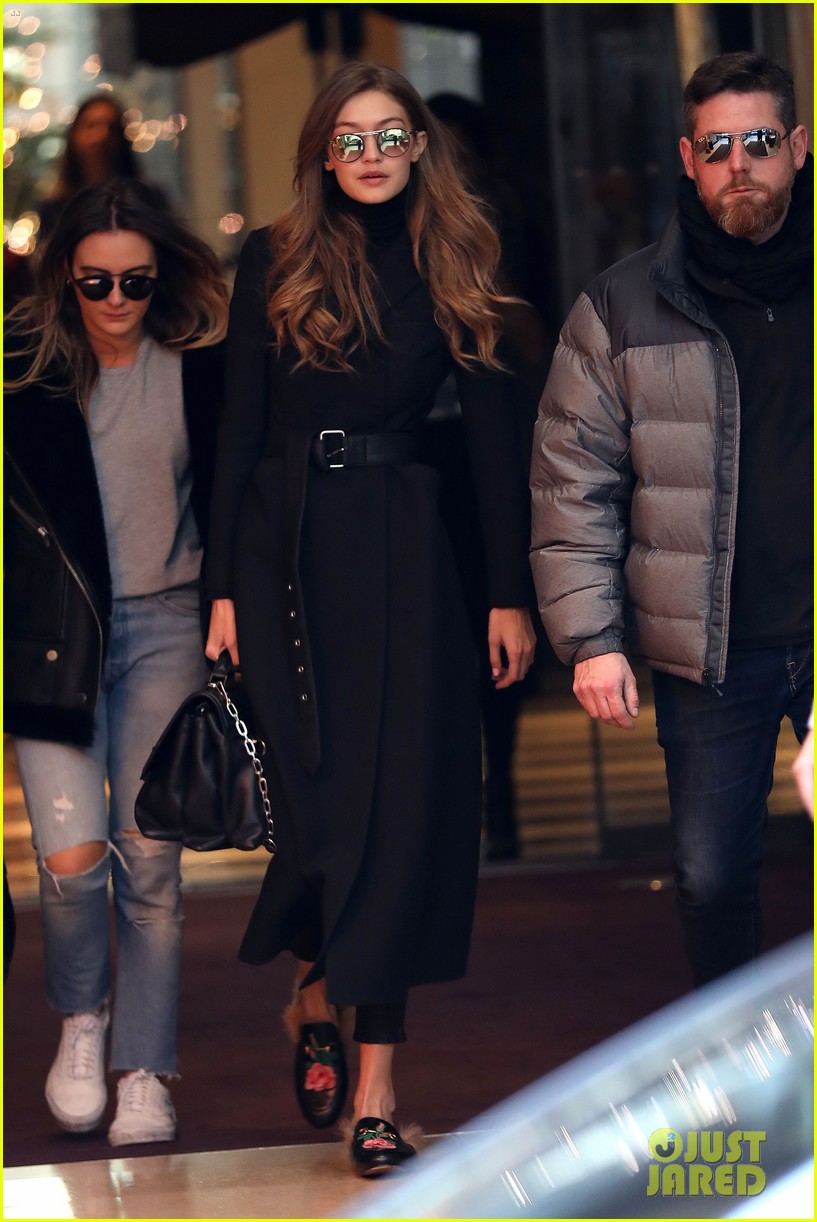 VIDEO: Kendall Jenner, Gigi Hadid, & Bella Hadid Grab Some Grub After ...