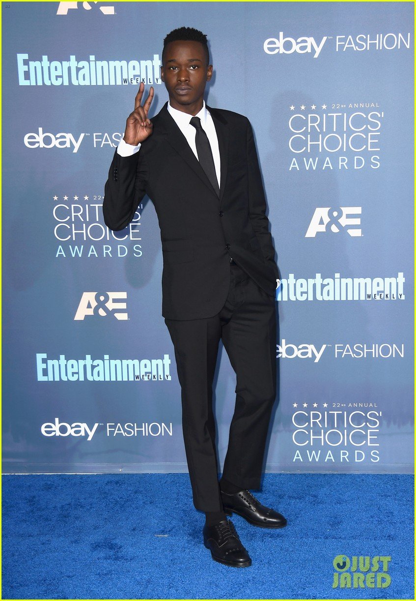 'Moonlight' Cast Wins Best Acting Ensemble at Critics' Choice Awards ...
