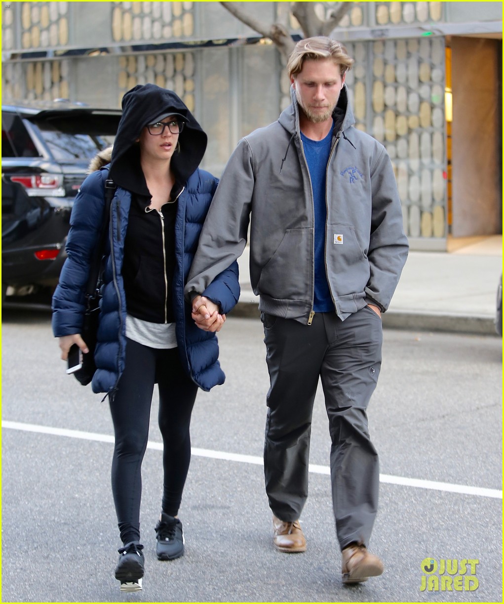 Kaley Cuoco Cozies Up to Boyfriend Karl Cook in Cuddly Photo!: Photo ...